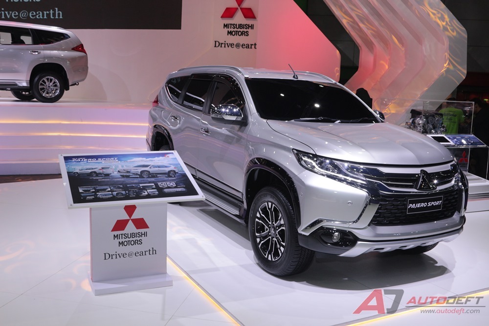 Deft Versus : เปรียบมวย Trio PPV - Toyota Fortuner + Mitsubishi Pajero Sport เกาเหลากับ Ford ...